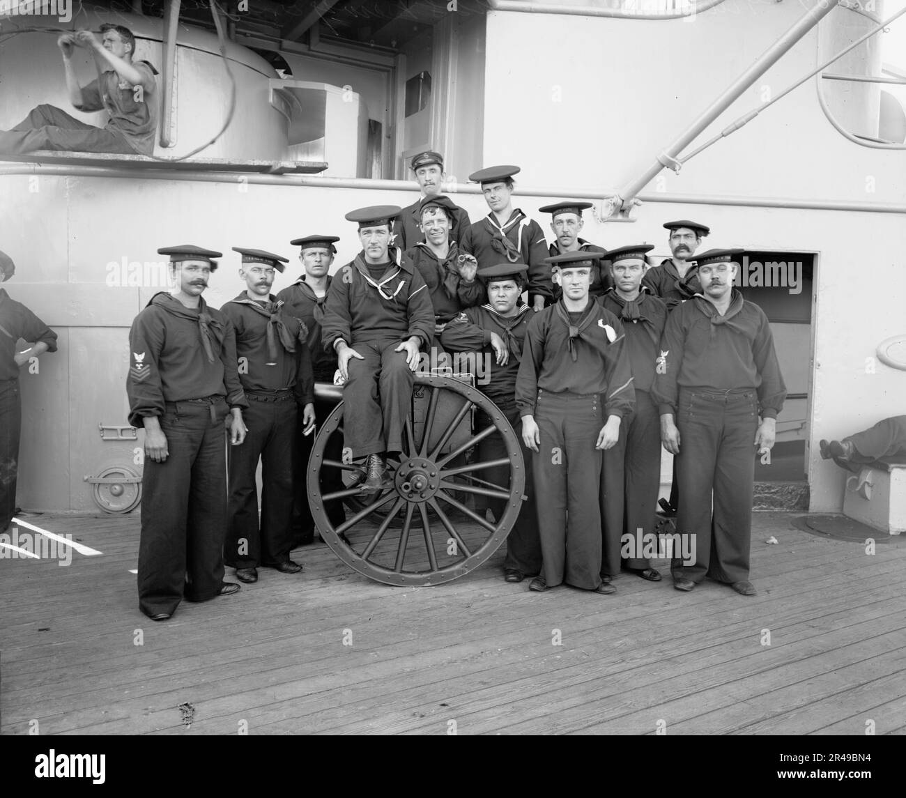 U.S.S. New York, a gun crew, anniversary of Santiago, 1899, 1899 Stock ...