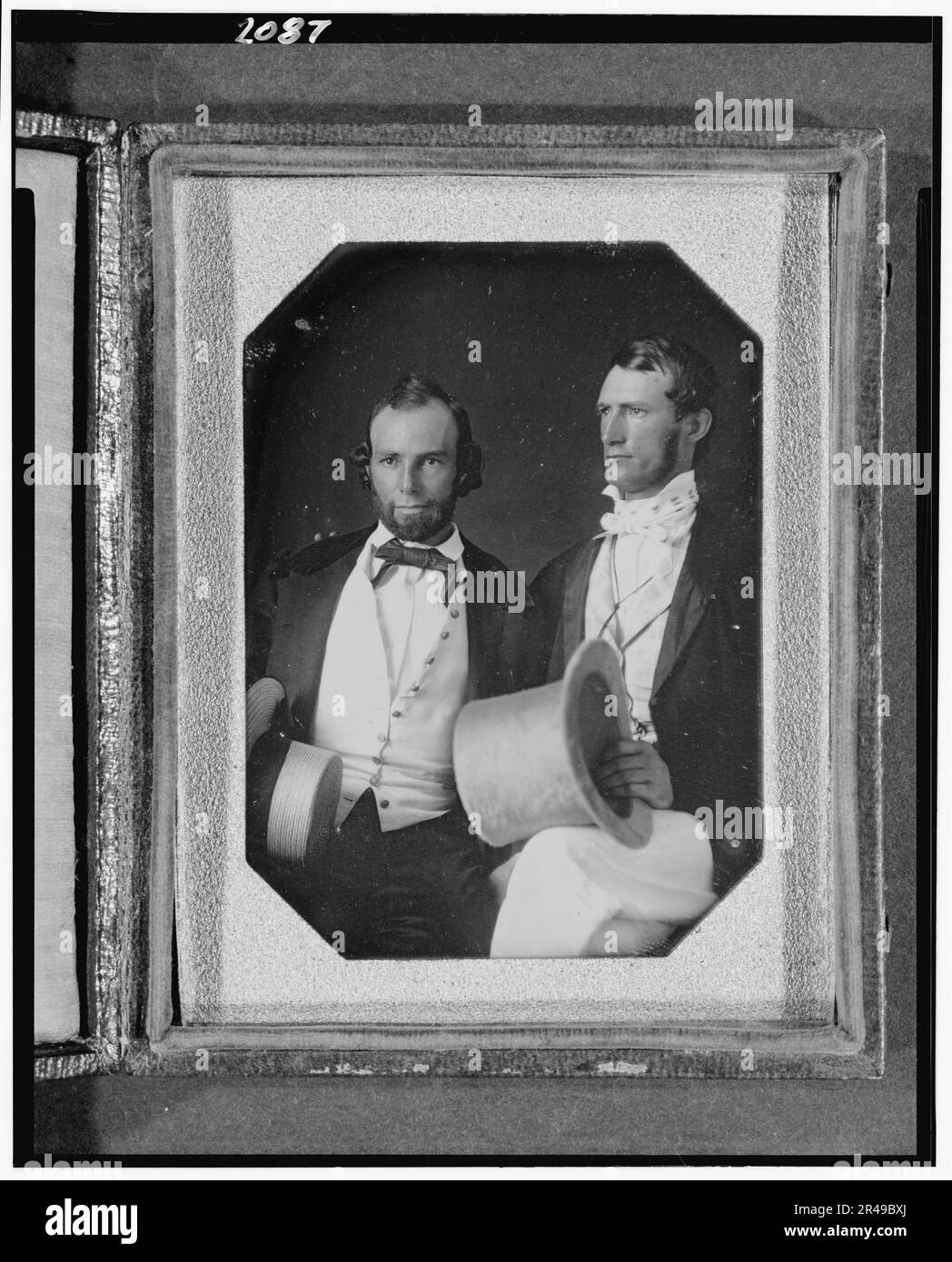 Family portrait studio framed hi-res stock photography and images - Alamy