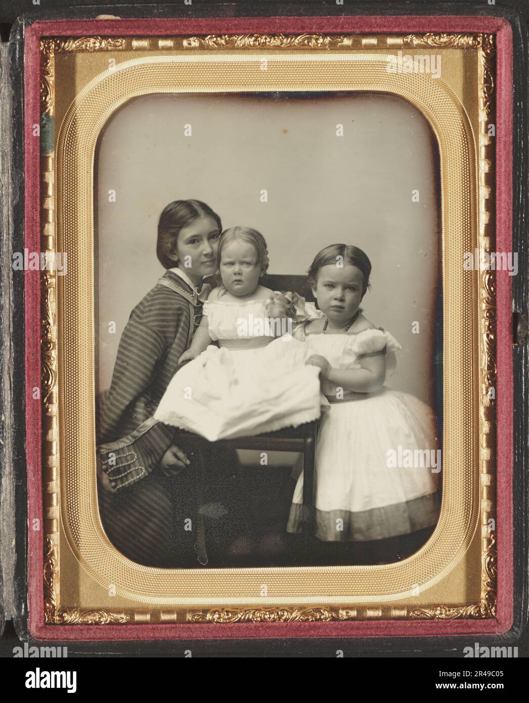 Family portrait studio framed hi-res stock photography and images - Alamy