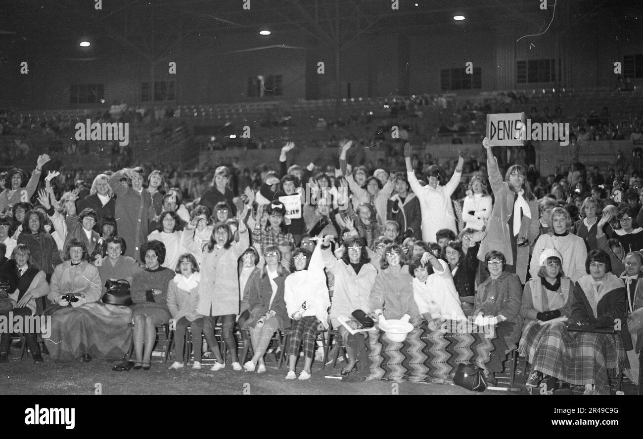 SAN DIEGO, USA, 1965: The crowd reacts at a concert with the Dave Clark ...