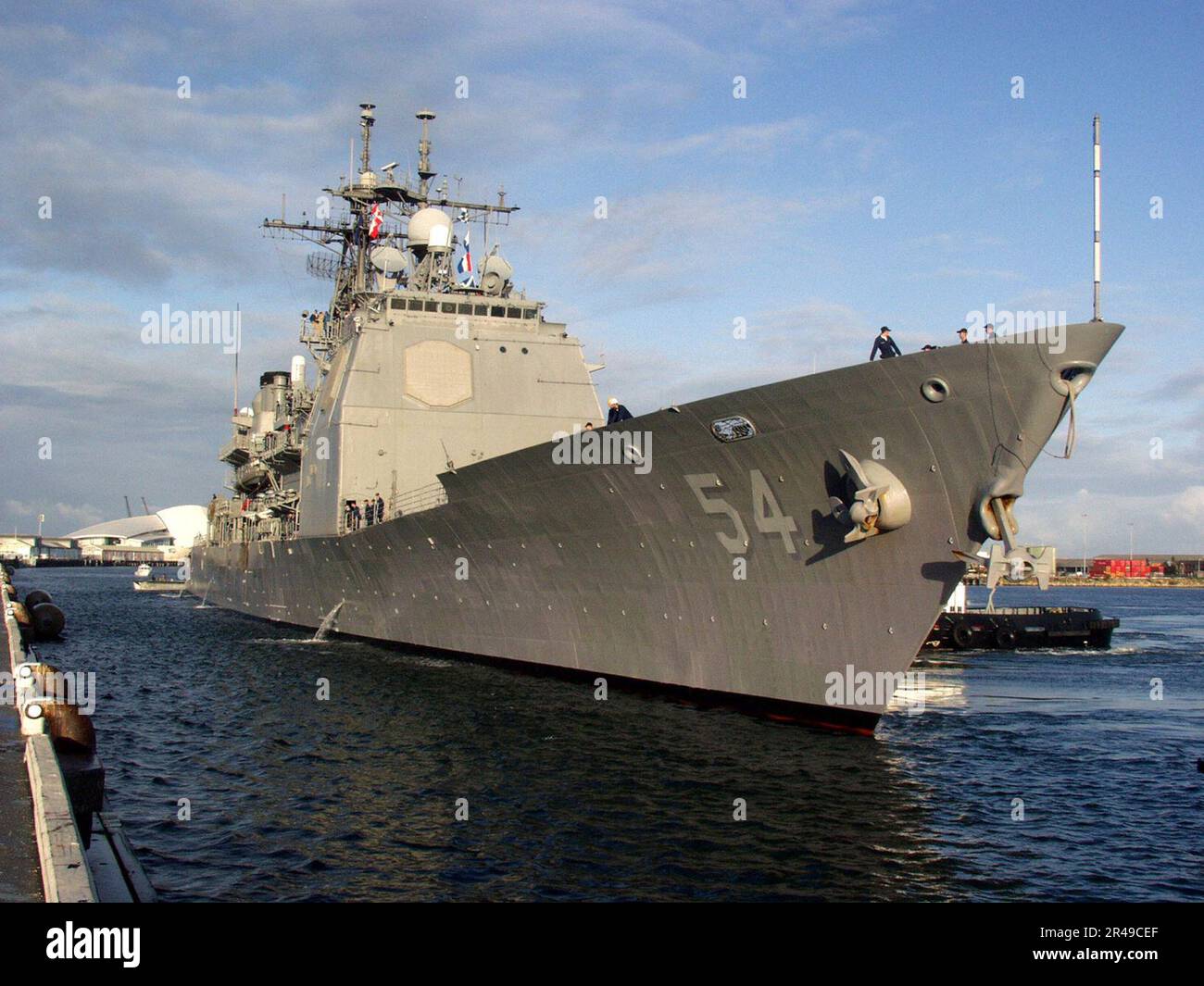 US Navy The guided missile cruiser USS Antietam (CG 54) pulls pier side ...