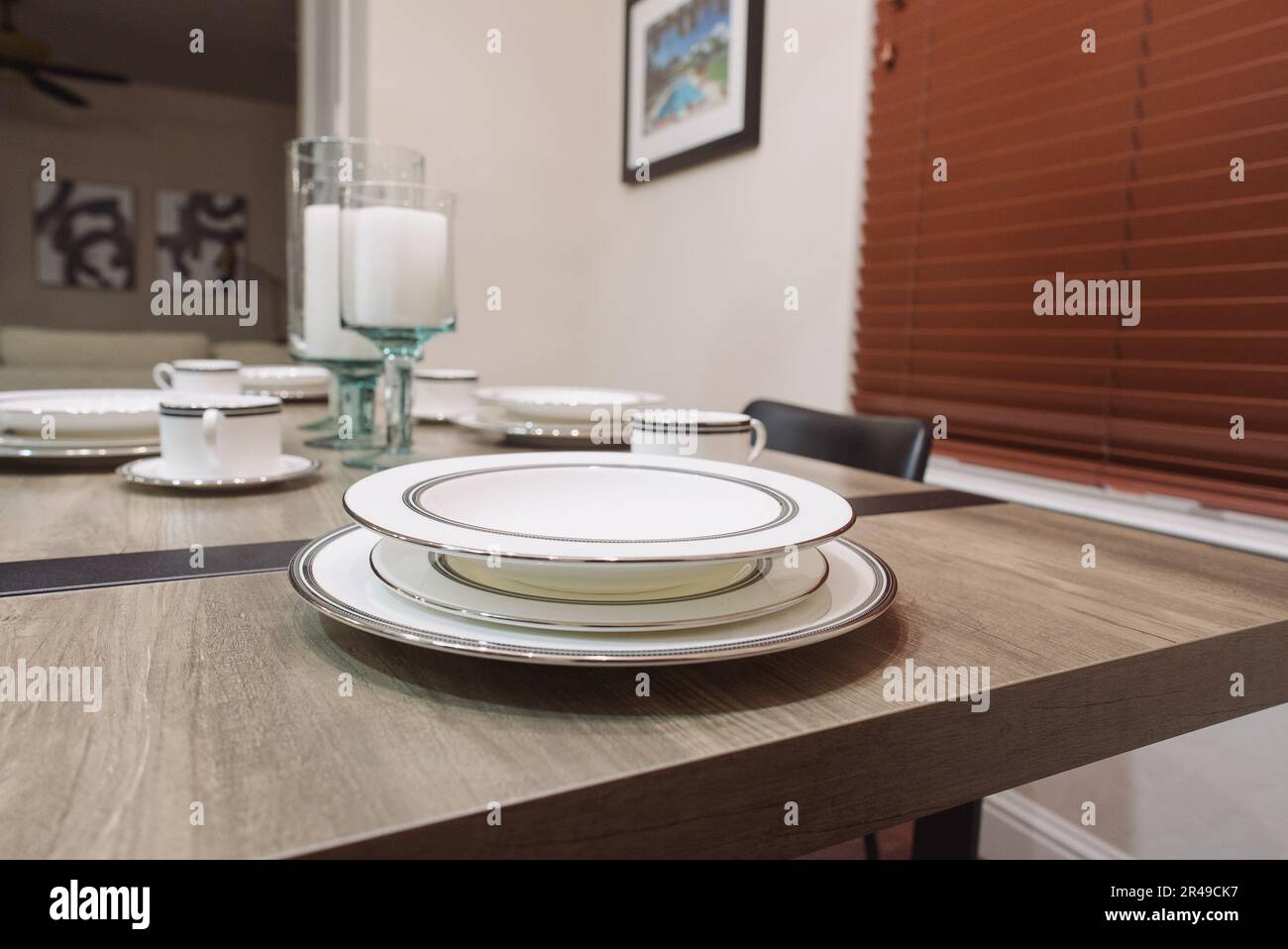 Well lit table set hi-res stock photography and images - Alamy