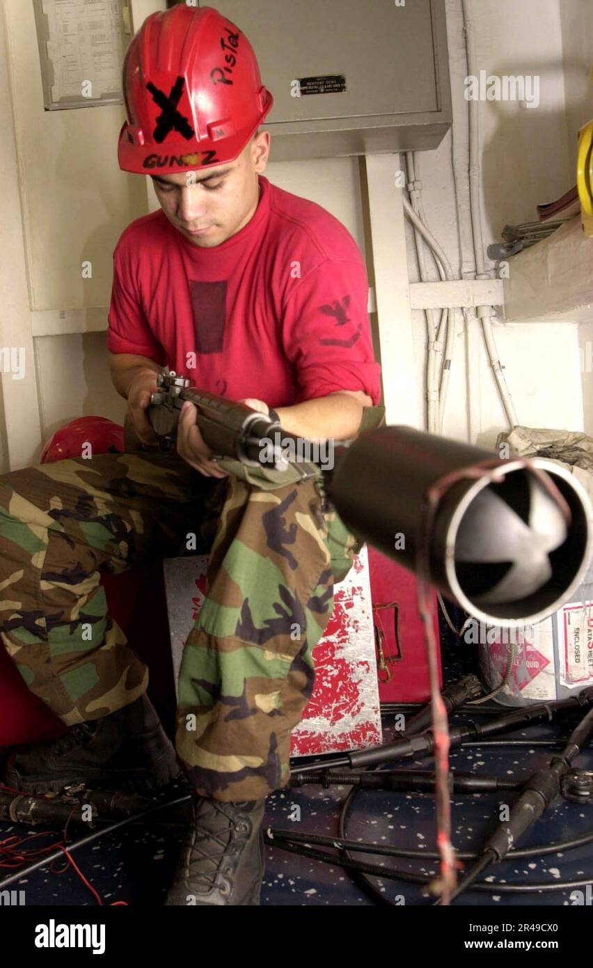 US Navy Gunner's Mate Stock Photo - Alamy