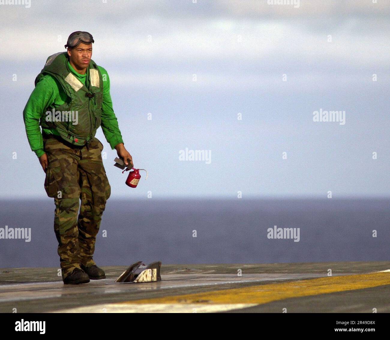 US Navy Aviation Boatswain's Mate Stock Photo - Alamy