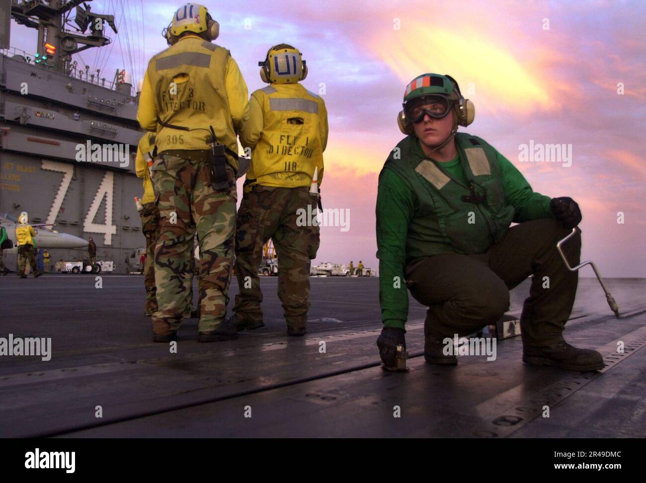 US Navy Aviation Boatswain's Mate Stock Photo - Alamy