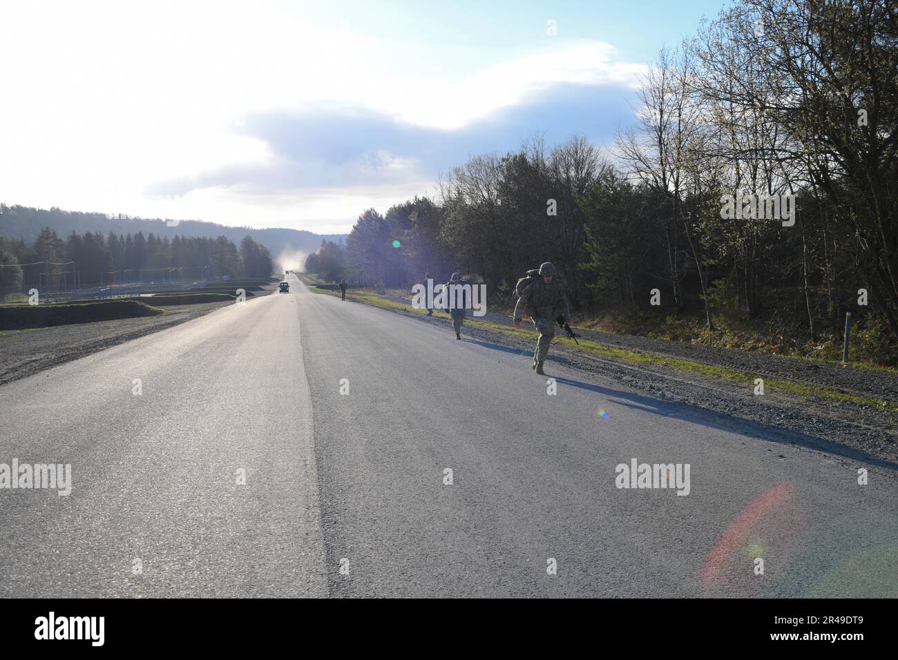 U.S. Soldiers assigned to Installation Management Command-Europe run to ...