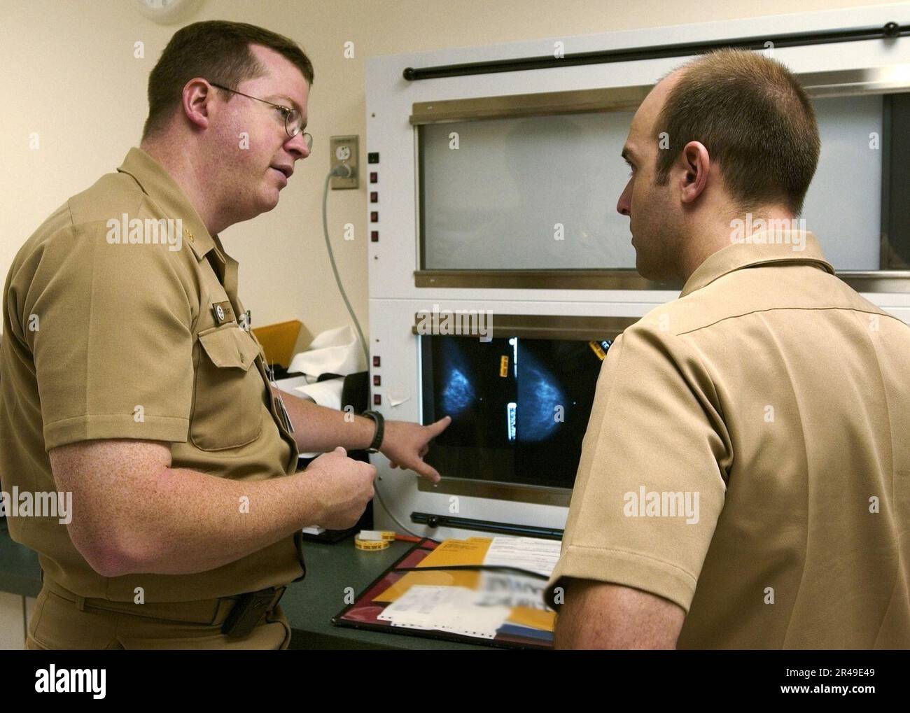 US Navy U.S. Navy doctors Stock Photo - Alamy