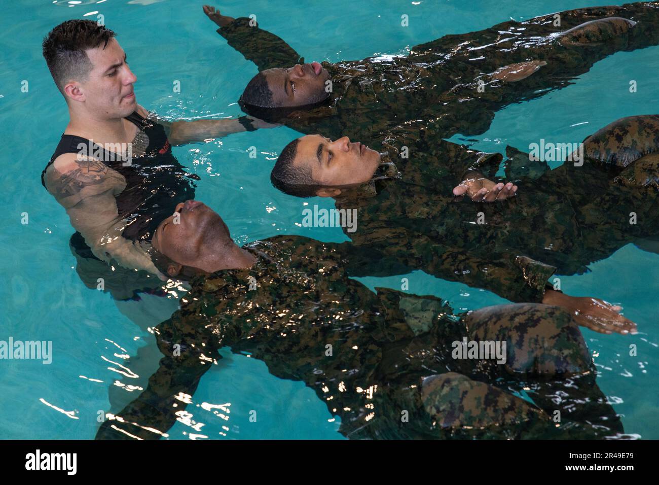 Recruits with Echo Company, 2nd Recruit Training Battalion, conduct ...