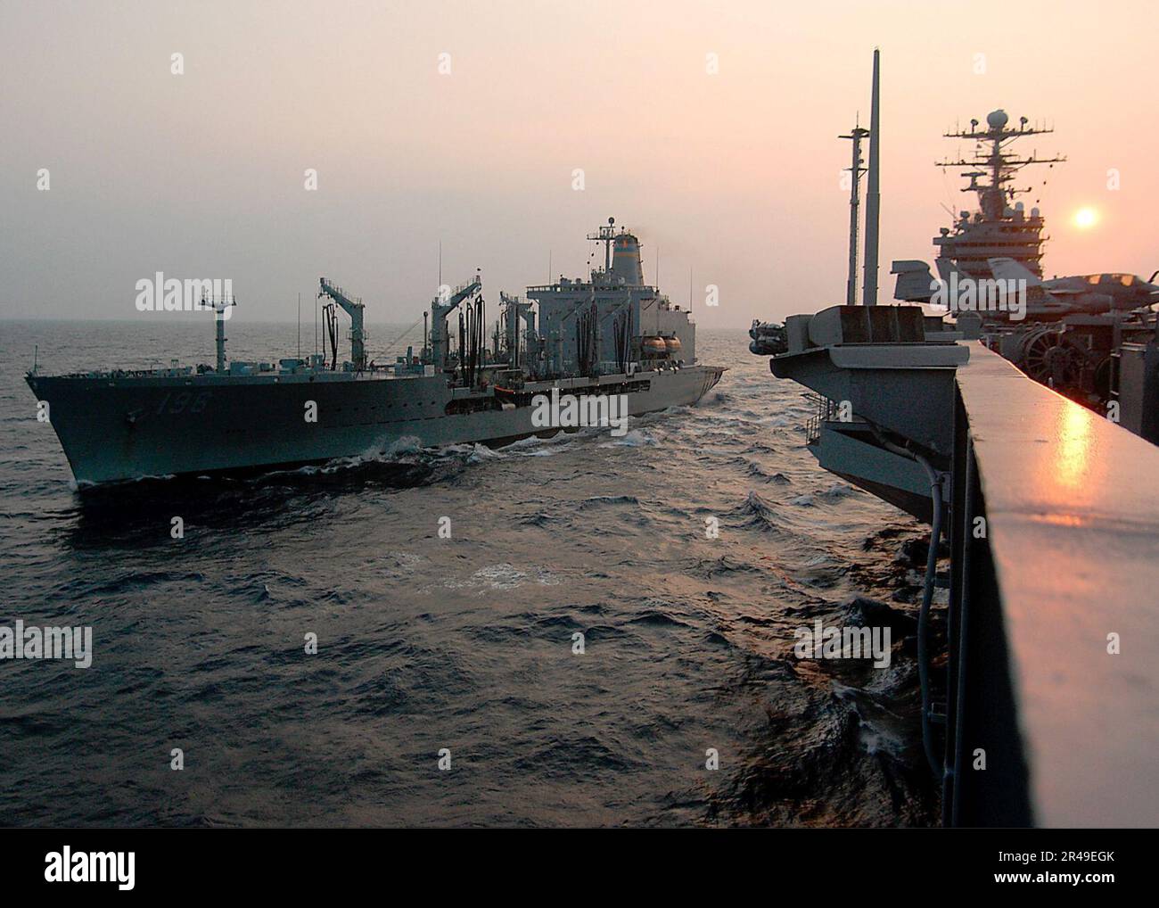 US Navy USS George Washington (CVN 73) comes along-side the Military ...