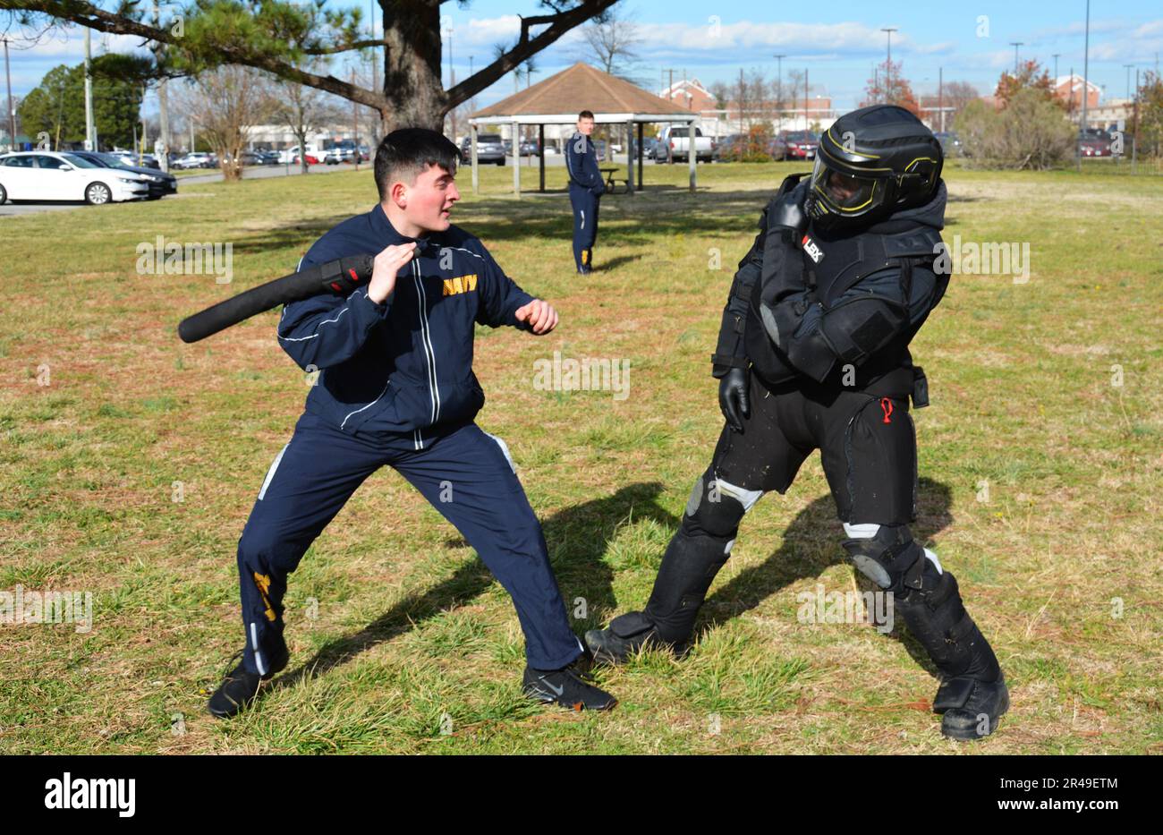 PORTSMOUTH, Va. (Jan. 20, 2023) Boatswain's Mate Seaman Jose Reyna uses ...