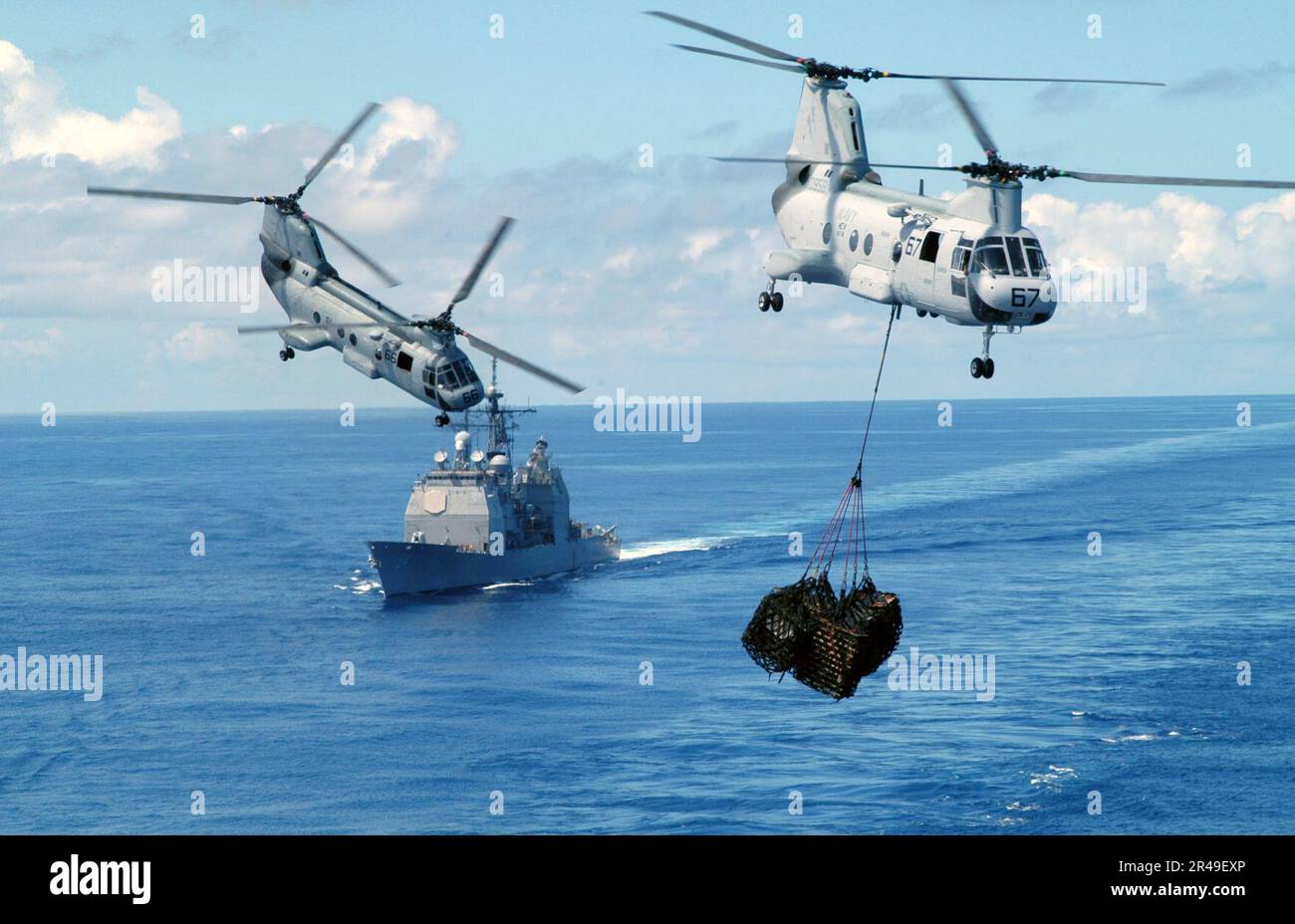 US Navy Two CH-46D Sea Knights transport cargo Stock Photo - Alamy