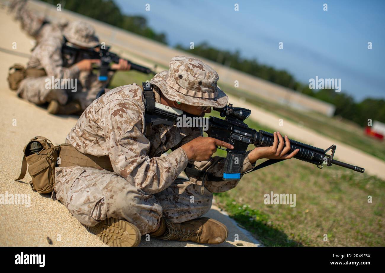 U.S. Marine Corps recruits with Oscar Company, 4th Recruit Training ...