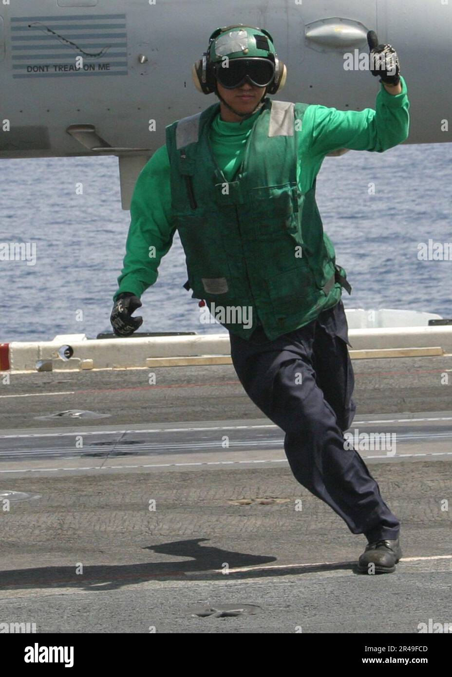 US Navy Aviation Boatswain's Mate Stock Photo - Alamy