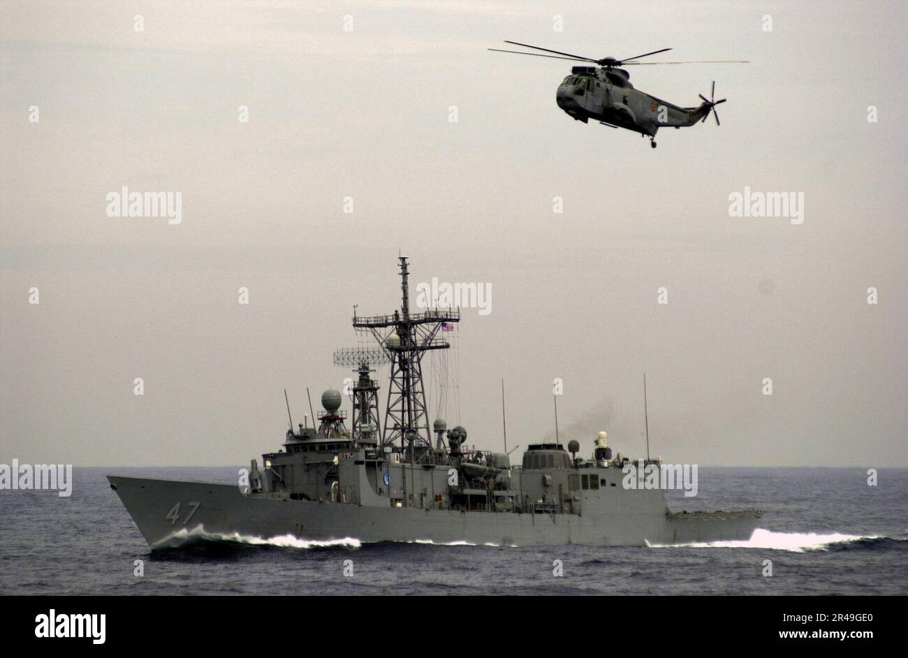 US Navy The guided missile frigate USS Nicholas (FFG 47) and a ...