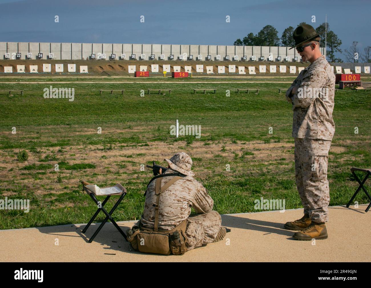 Recruits with Oscar Company, 4th Recruit Training Battalion, conduct ...