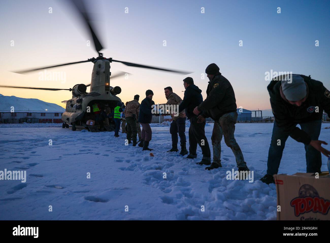 U.S. Army soldiers with 3rd Battalion, 501st Aviation Regiment, Combat ...