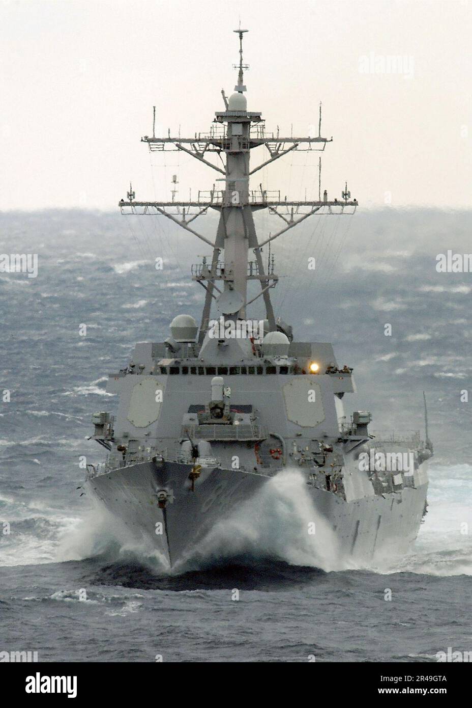 US Navy USS Buckeley (DDG 84) begins its approach to USS George ...