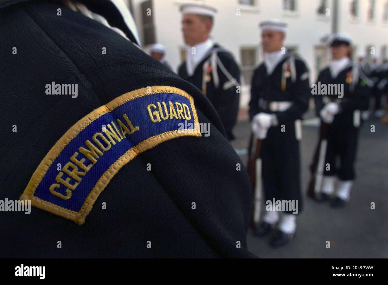 US Navy Sailors assigned to the U.S. Navy's Ceremonial Guard stand at attention Stock Photo - Alamy