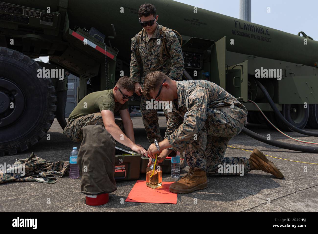 U.S. Marines with Marine Wing Support Squadron 174, 1st Marine Aircraft ...