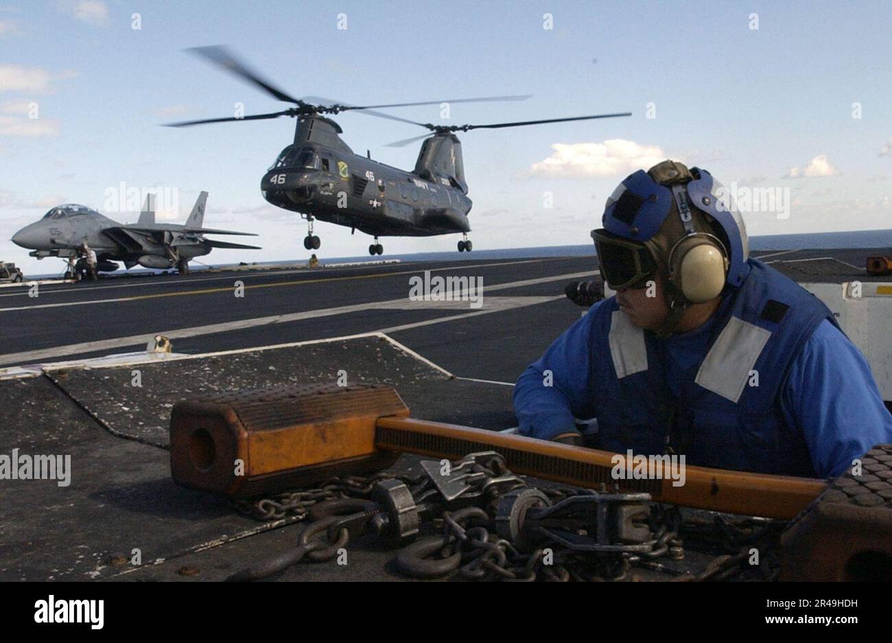 US Navy Aviation Boatswain's Mate Stock Photo - Alamy