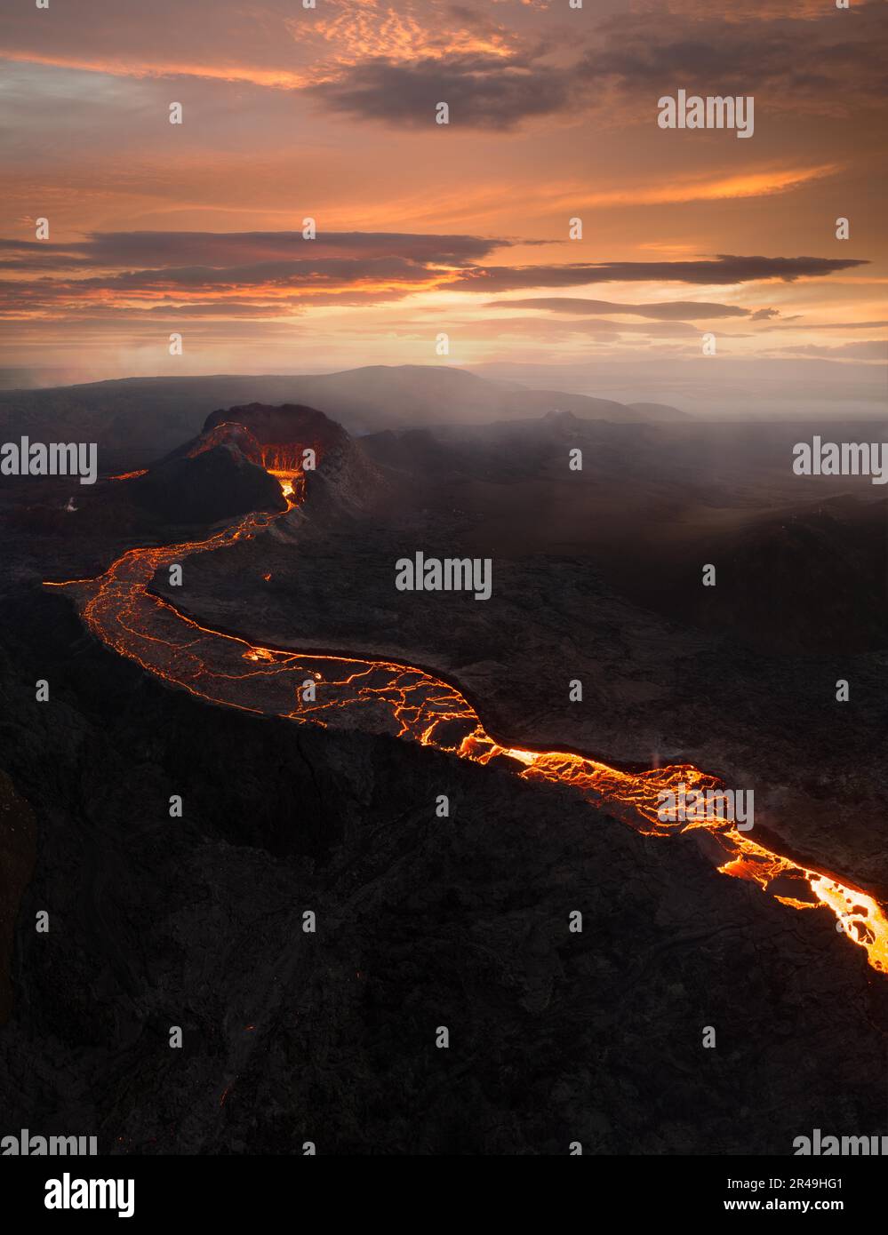A stunning view of the eruption of Fagradalsfjall volcano in Iceland ...
