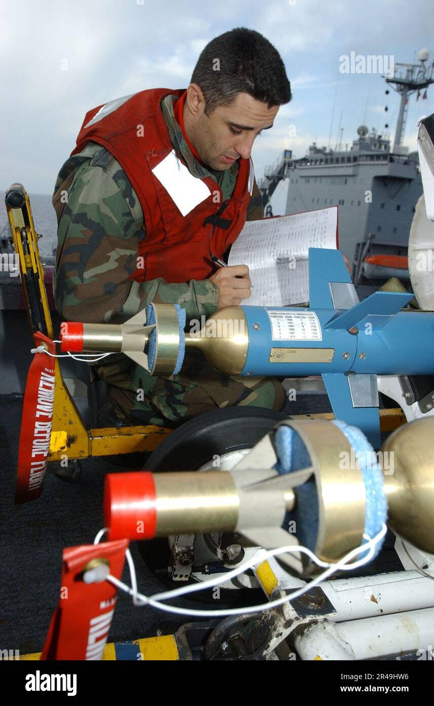 US Navy Aviation Ordnanceman Stock Photo - Alamy