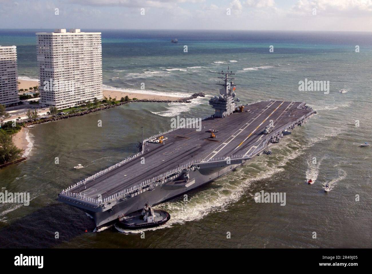 US Navy Sailors aboard USS Ronald Reagan (CVN 76) Man the Rails as the ...