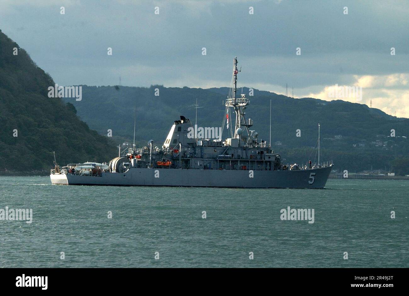 US Navy At sea for a day, the mine countermeasure ship USS Guardian ...
