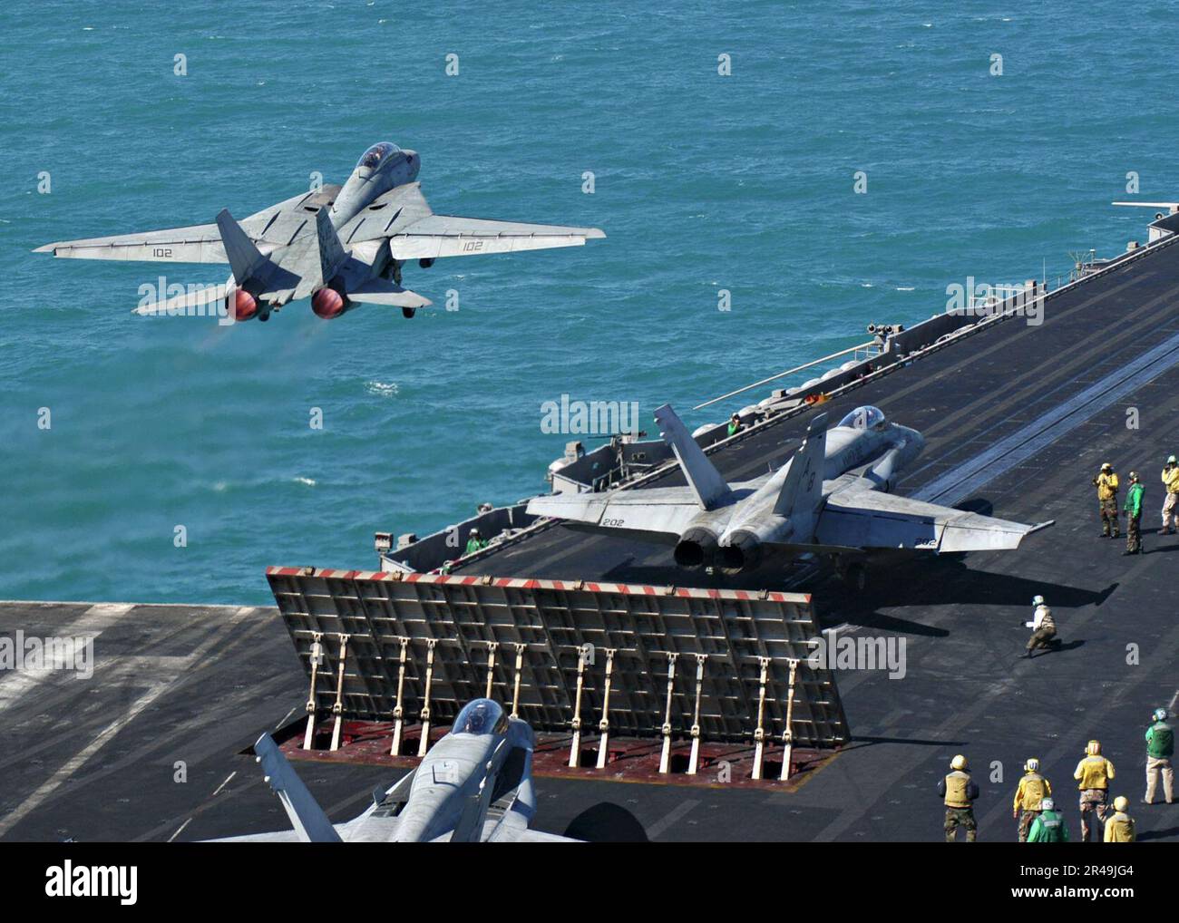 US Navy An F-14A Tomcat assigned to the Checkmates of Fighter Squadron ...