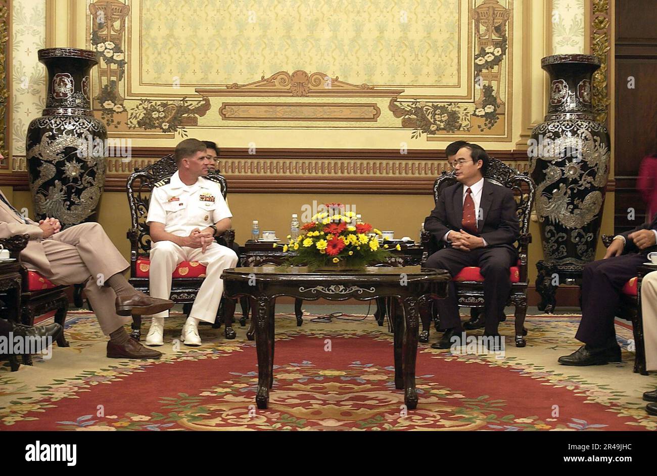 US Navy Cmdr. Richard Rogers, Commanding Officer of USS Vandegrift (FFG ...