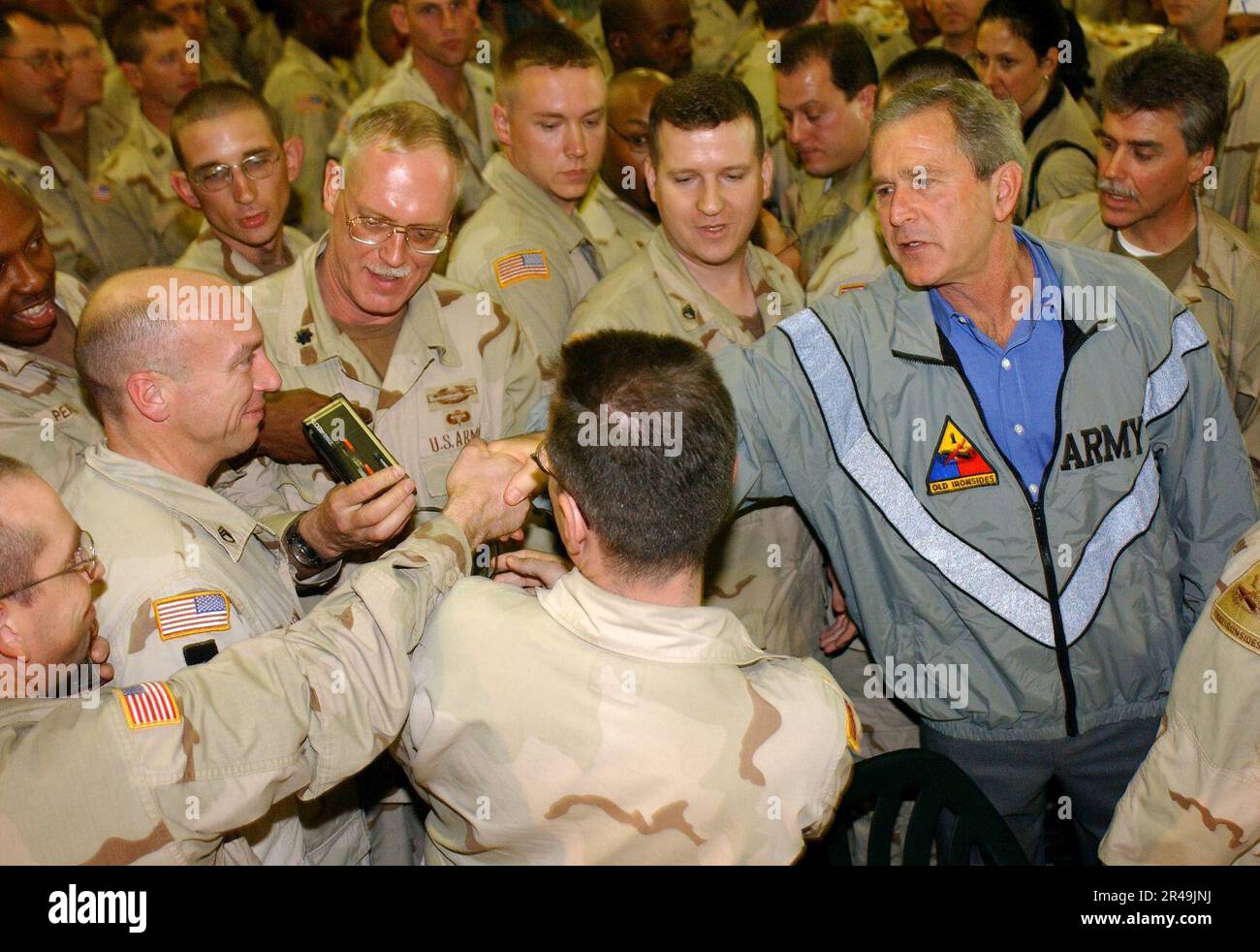 US Navy President George W. Bush pays a surprise visit to Baghdad ...