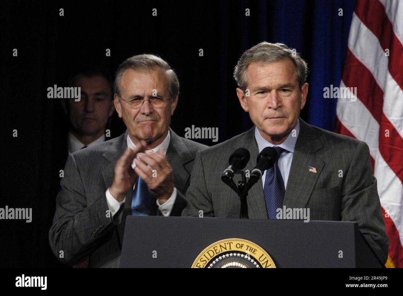 Donald rumsfeld george bush hi-res stock photography and images - Alamy