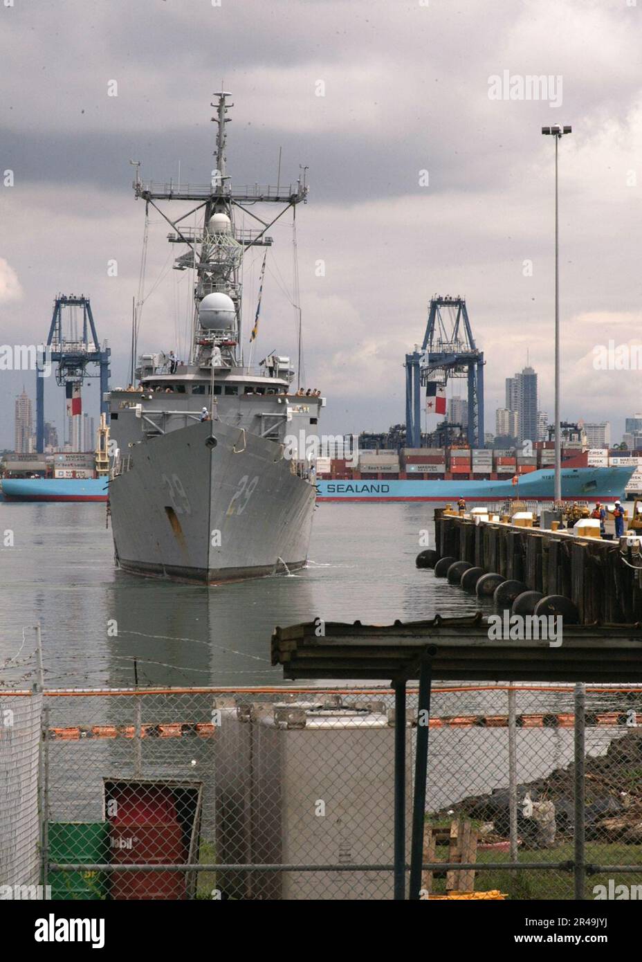 US Navy The guided missile frigate USS Stephen W. Groves (FFG 29) pulls ...