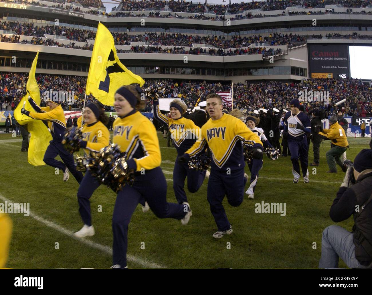 Navy cheerleaders hi-res stock photography and images - Alamy