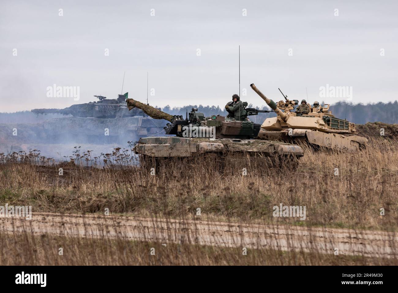 U.S. Soldiers assigned to the 2nd Armored Brigade Combat Team, 1st ...