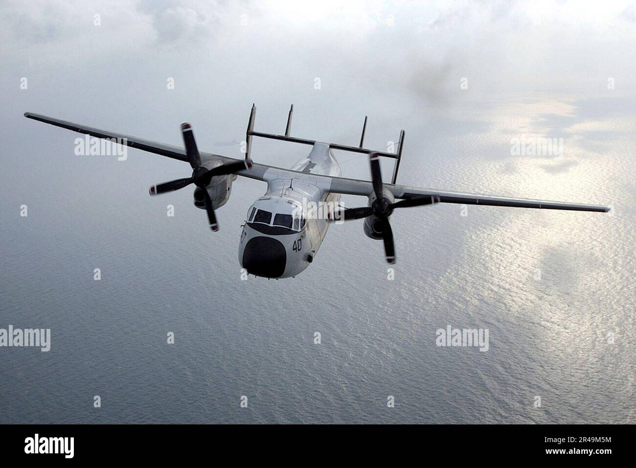 US Navy A C-2A Greyhound assigned to the Rawhides of Fleet Logistics ...