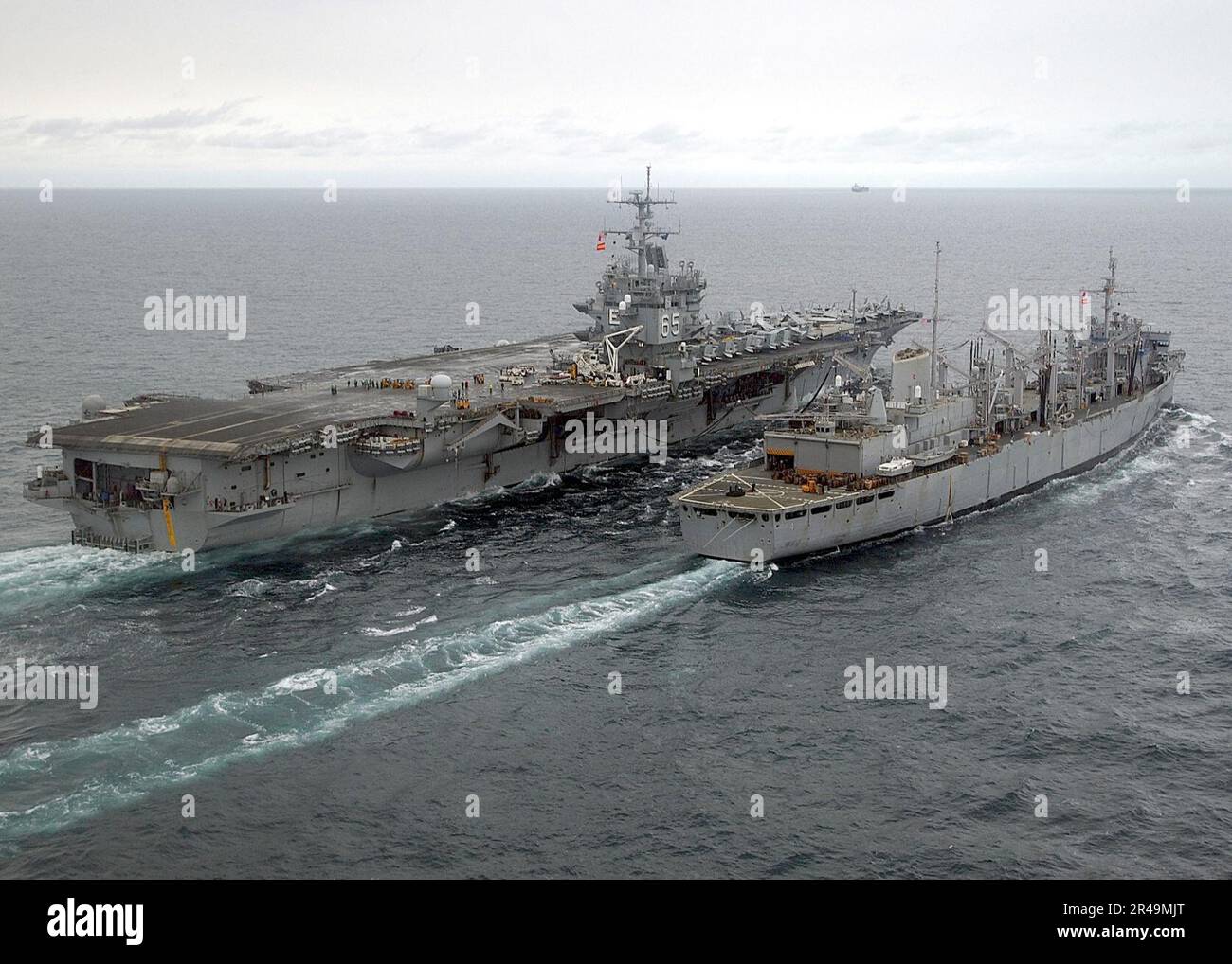 US Navy The fast combat support ship, USS Detroit (AOE-4) steams ...