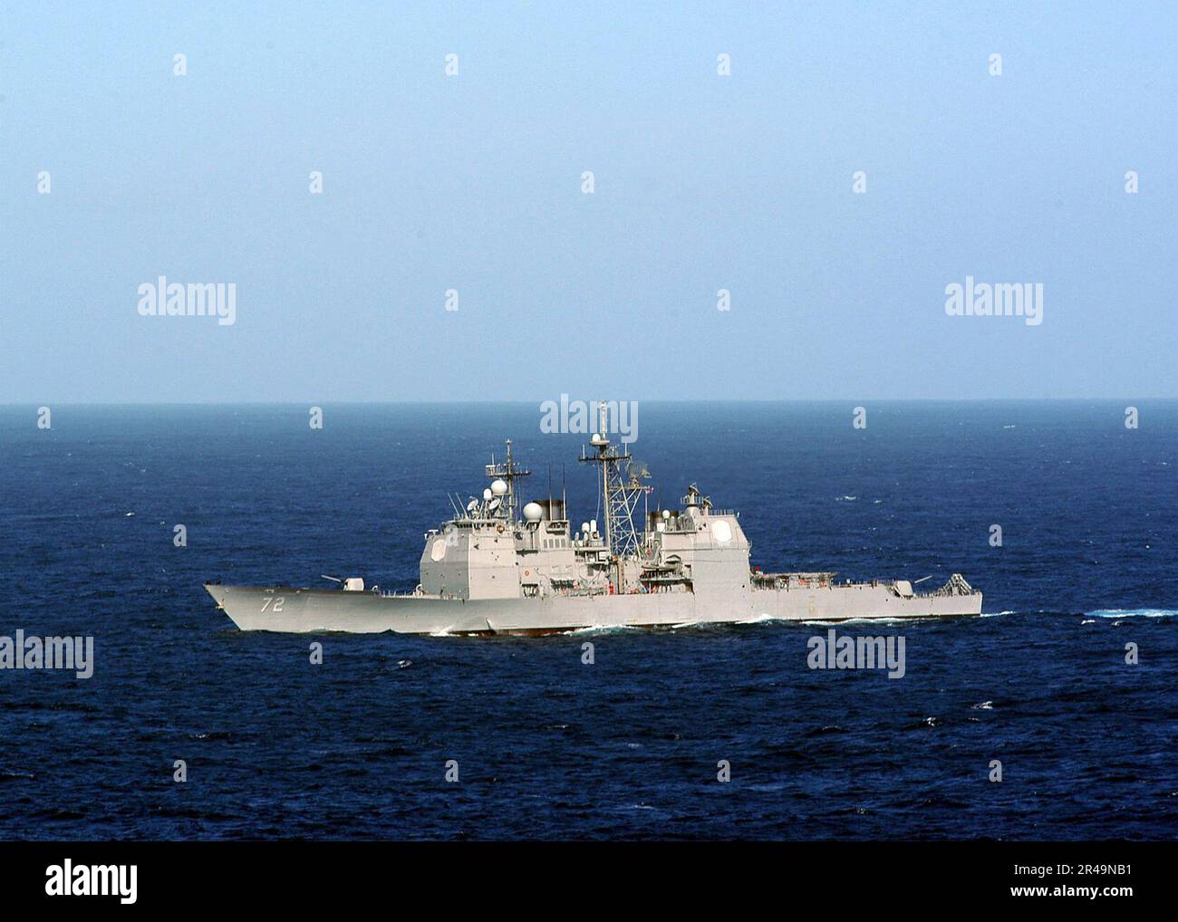 US Navy The guided missile cruiser USS Vella Gulf (CG 72) underway with ...