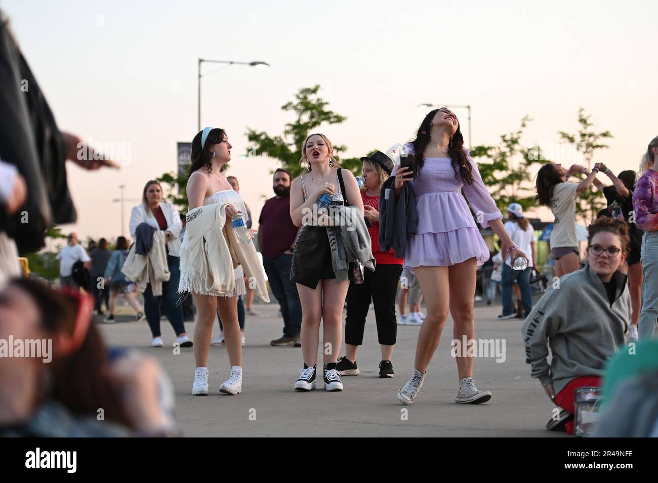 East Rutherford, USA. 26th May, 2023. Across from the parking lot, a ...