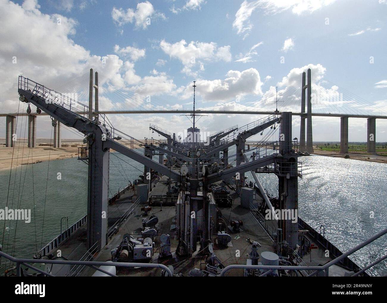 US Navy The fast combat support ship USS Detroit (AOE 4) passes through ...