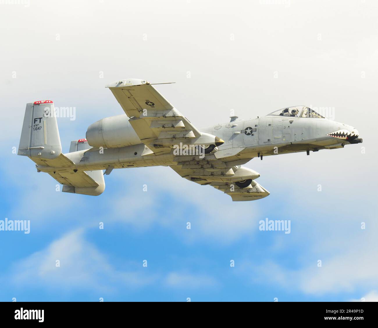 An aeronautic marvel, this high-flying fighter jet soars through the ...