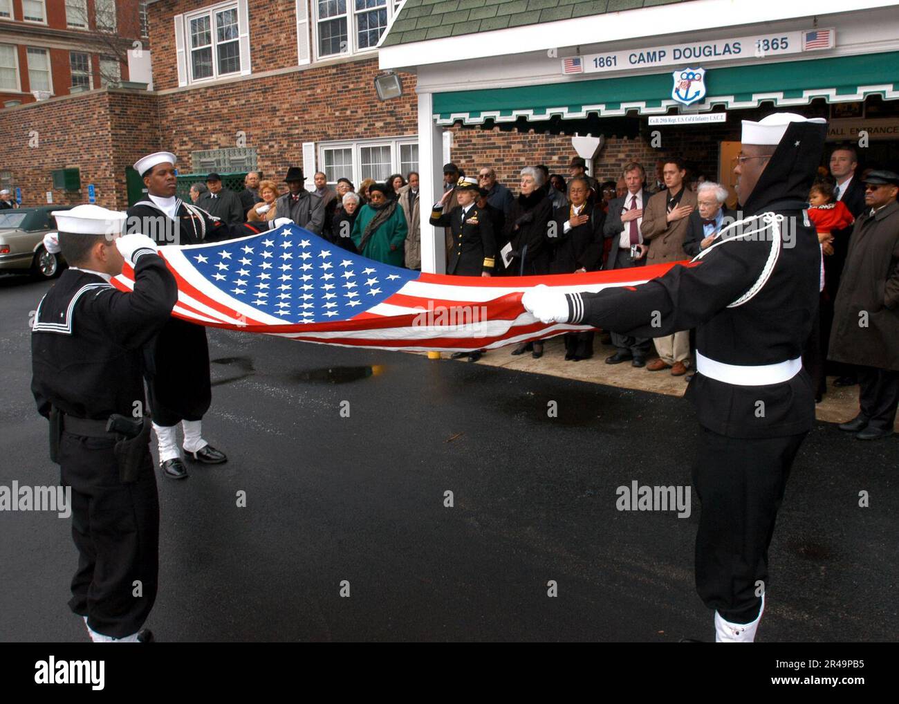 US Navy Sailors assigned to the Naval Station Great Lakes Funeral ...