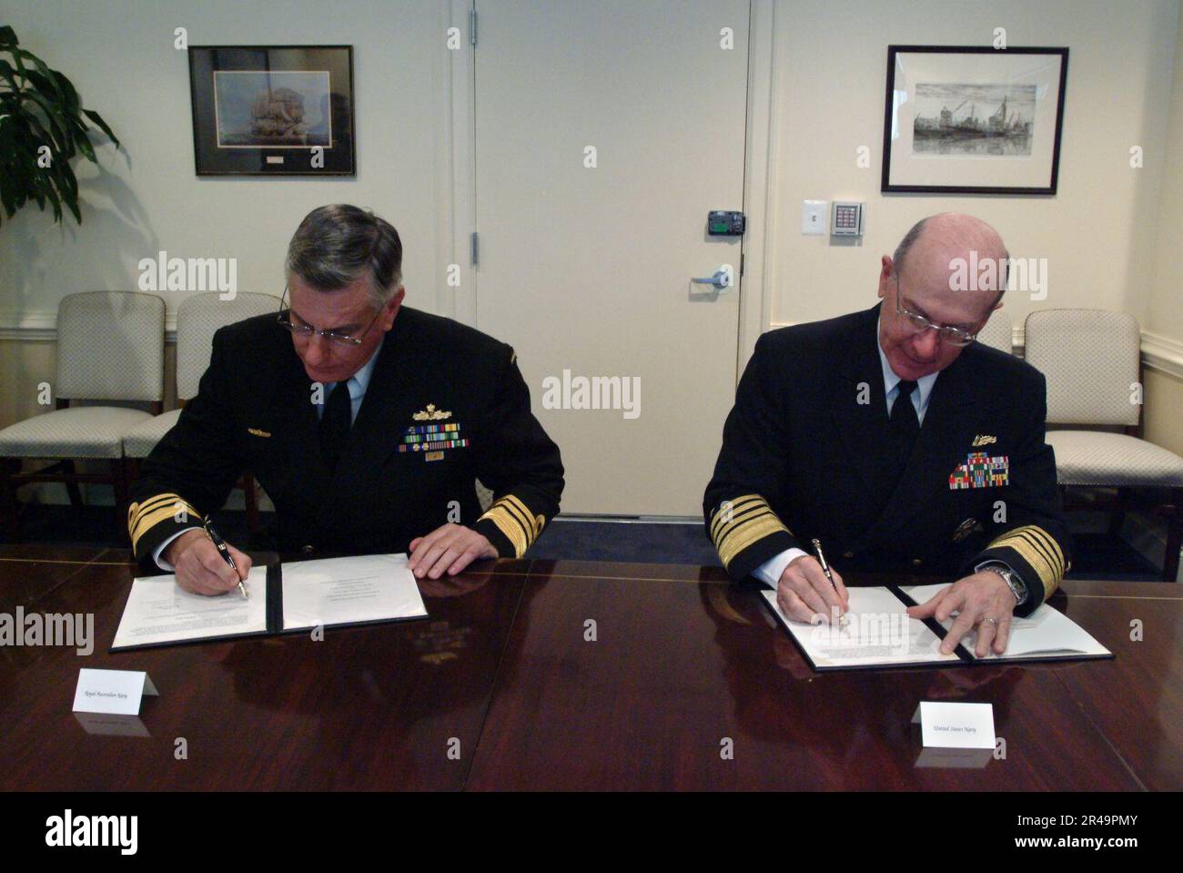 US Navy Adm. Vern Clark Stock Photo - Alamy