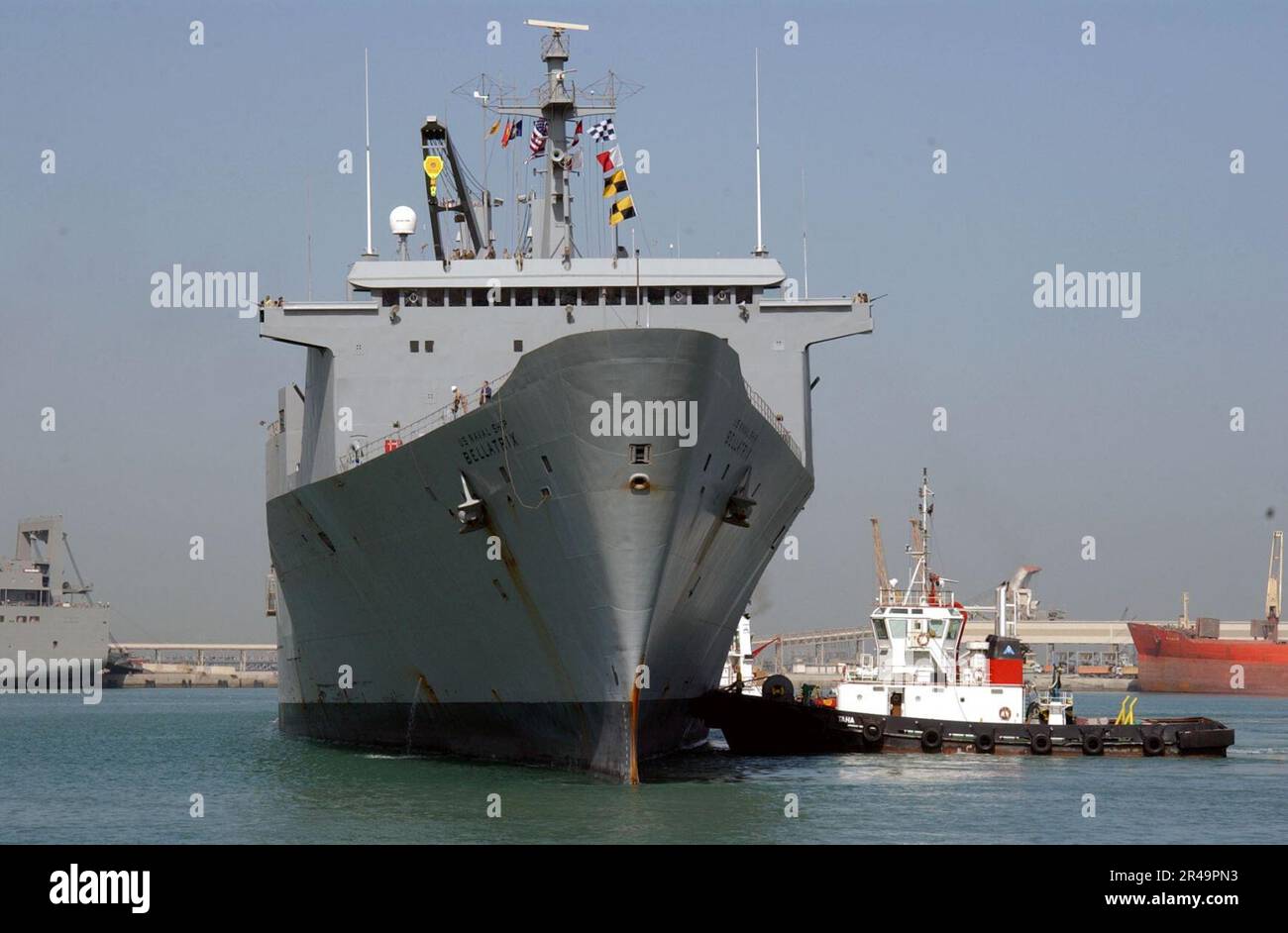 US Navy Tugboats ease the Military Sealift Command (MSC) fast sealift ...