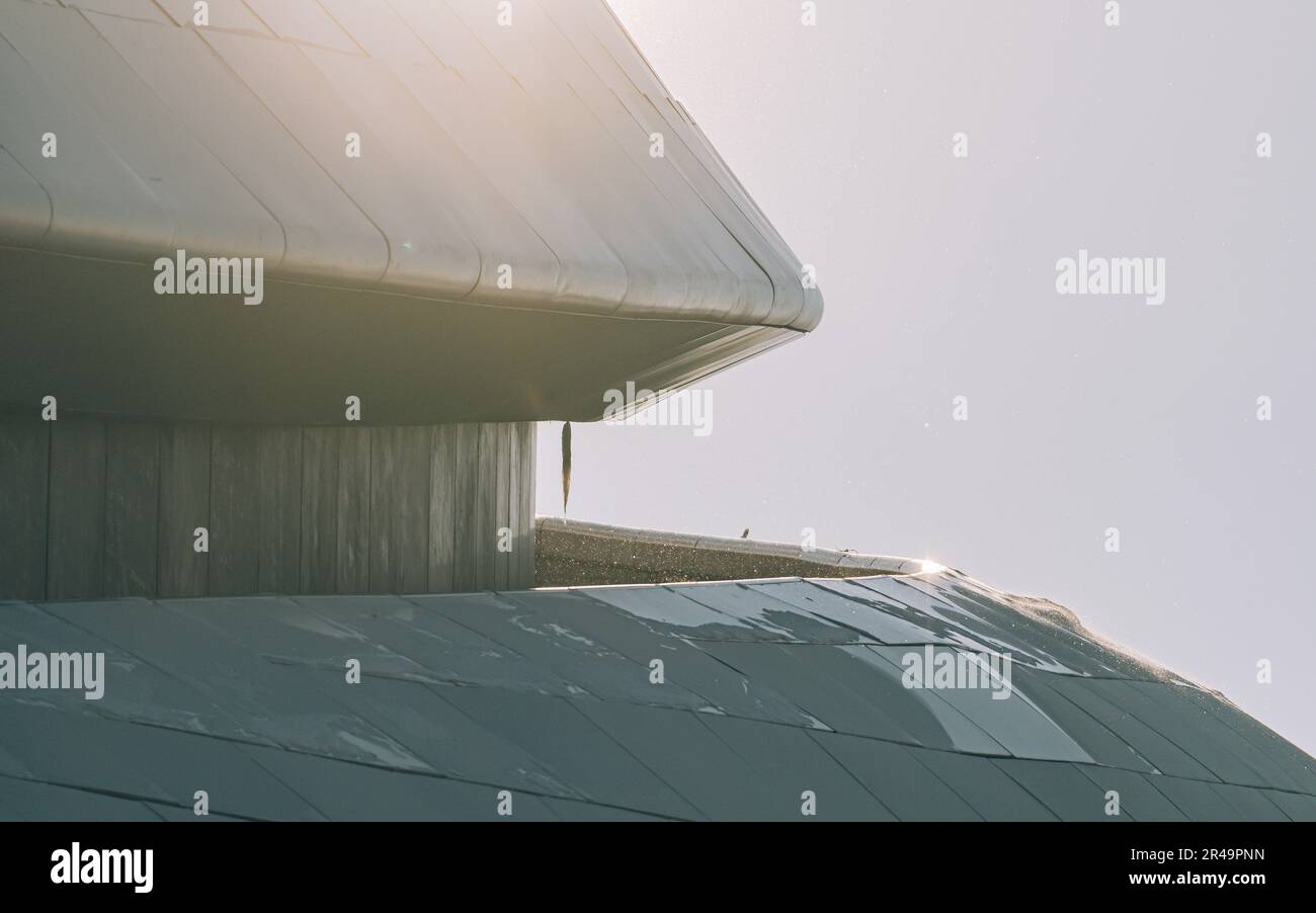 Snowflakes sparkle in the sun hi-res stock photography and images - Alamy