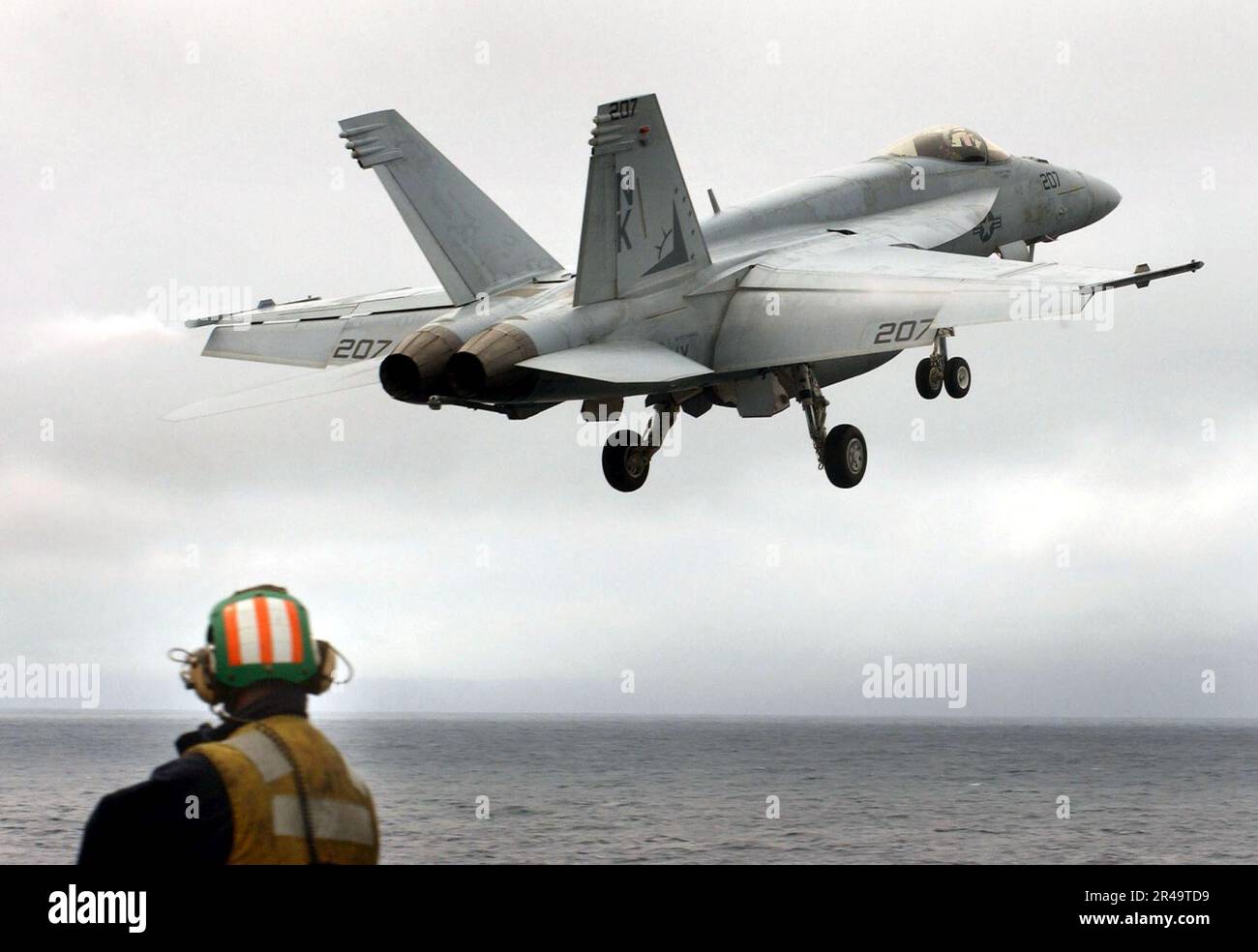 US Navy An F-A-18E Super Hornet assigned to the Eagles of Strike ...