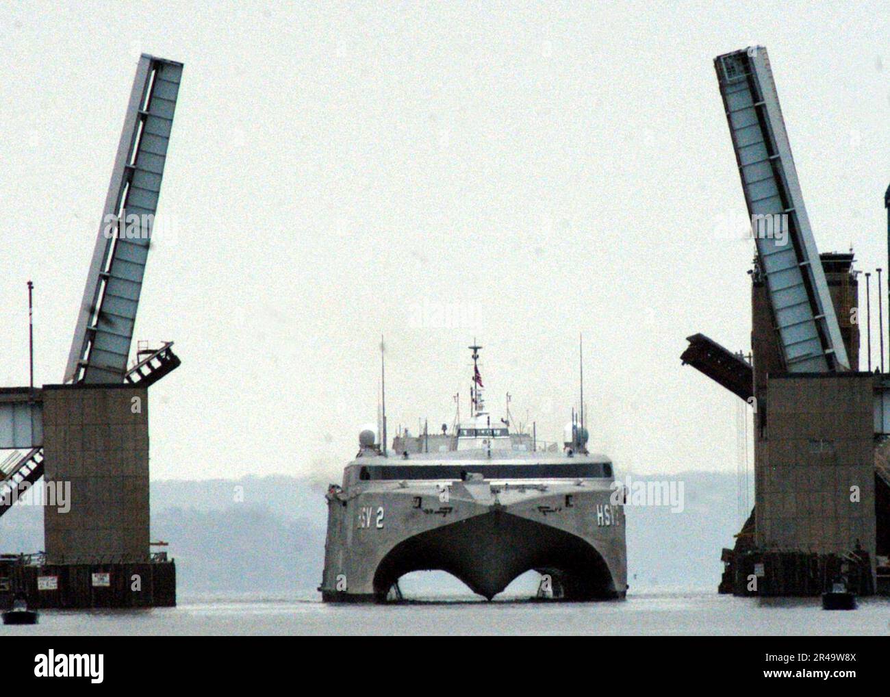 US Navy The Woodrow Wilson Bridge lifts opens to let the High Speed ...