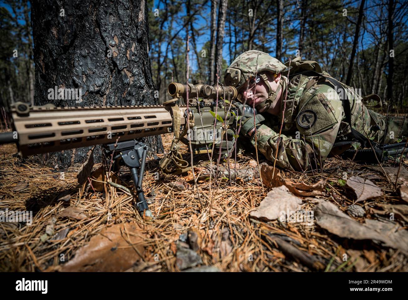 A U.S. Army Soldier, with Bravo Company, 1st Battalion, 114th Infantry ...
