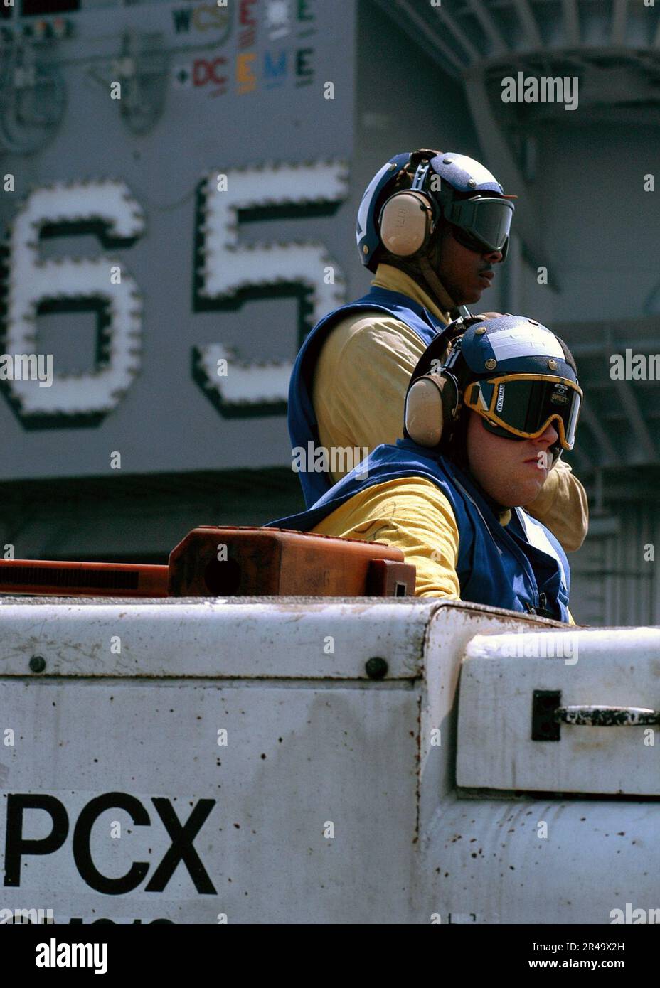 US Navy Aviation Boatswain's Mate Stock Photo - Alamy