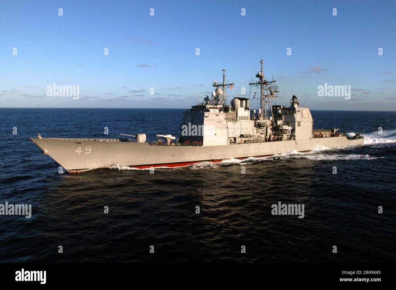 US Navy The Ticonderoga-class guided missile cruiser USS Vincennes (CG ...